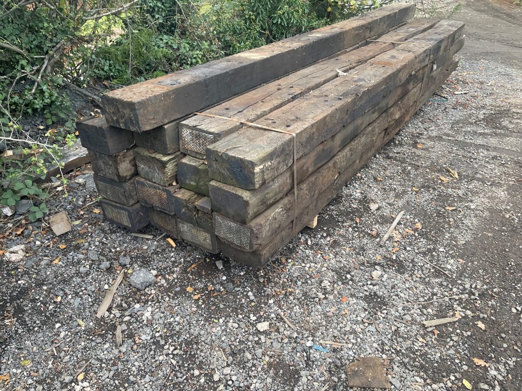 Crossing Timbers Oak Sleepers Approx. 250mm x150mm x4m